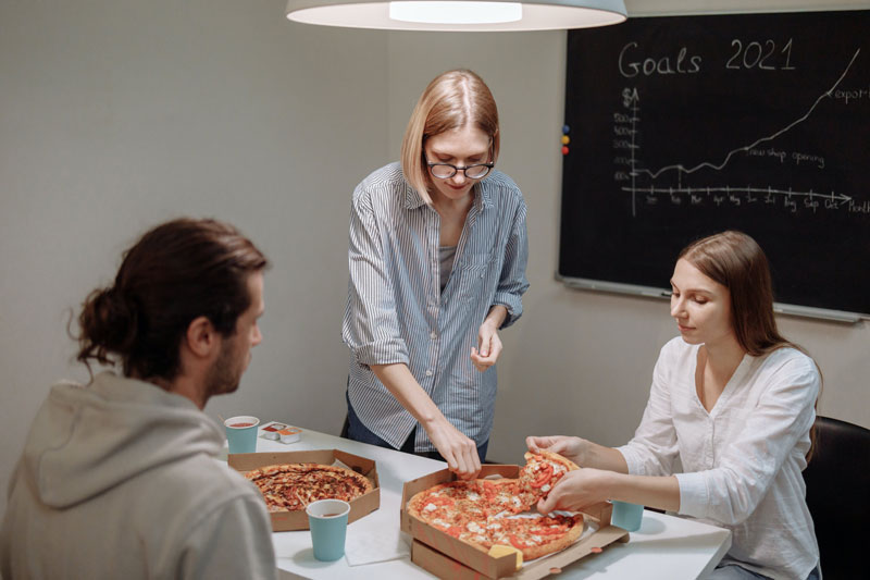 Pizza parlor owner throws pizza party to improve employee morale ...